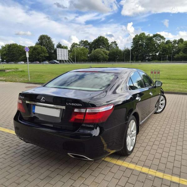 Melns Lexus LS 600h 2008 Viļņa, ar dzinēja tilpumu 4.97 L un nobraukumu 228 tūkst. km par 14900 €, foto 6 vietnē AUTOMOTO.COM.LV
