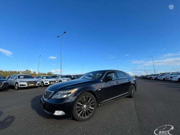 Lexus LS 600h 2008 Viļņa vietnē Melns Lexus LS 600h 2008 Viļņa, ar dzinēja tilpumu 4.97 L un nobraukumu 393 tūkst. km par 8900 €, foto 4 vietnē AUTOMOTO.COM.LV