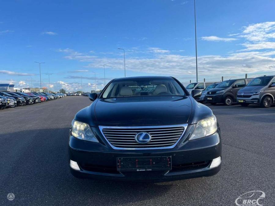 Melns Lexus LS 600h 2008 Viļņa, ar dzinēja tilpumu 4.97 L un nobraukumu 393 tūkst. km par 8900 €, foto 6 vietnē AUTOMOTO.COM.LV