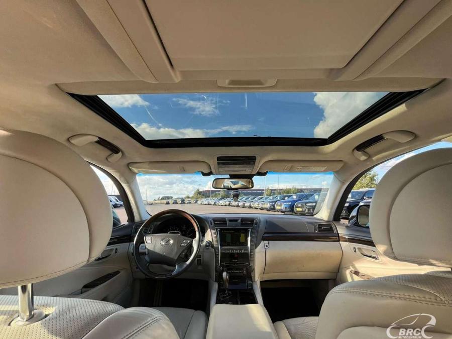Melns Lexus LS 600h 2008 Viļņa, ar dzinēja tilpumu 4.97 L un nobraukumu 393 tūkst. km par 8900 €, foto 13 vietnē AUTOMOTO.COM.LV