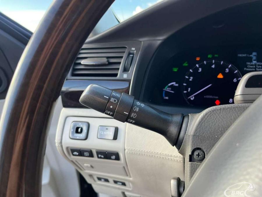 Melns Lexus LS 600h 2008 Viļņa, ar dzinēja tilpumu 4.97 L un nobraukumu 393 tūkst. km par 8900 €, foto 16 vietnē AUTOMOTO.COM.LV