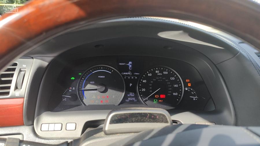 Black Lexus LS 600h 2012 in Siauliai, with an engine capacity of 5.00 L and mileage of 86 thousand km for 14999 €, photo 7 on AUTOMOTO.COM.LV