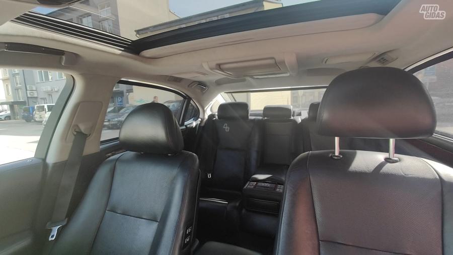 Black Lexus LS 600h 2012 in Siauliai, with an engine capacity of 5.00 L and mileage of 86 thousand km for 14999 €, photo 8 on AUTOMOTO.COM.LV