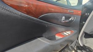 Black Lexus LS 600h 2012 in Siauliai, with an engine capacity of 5.00 L and mileage of 86 thousand km for 14999 €, photo 9 on AUTOMOTO.COM.LV