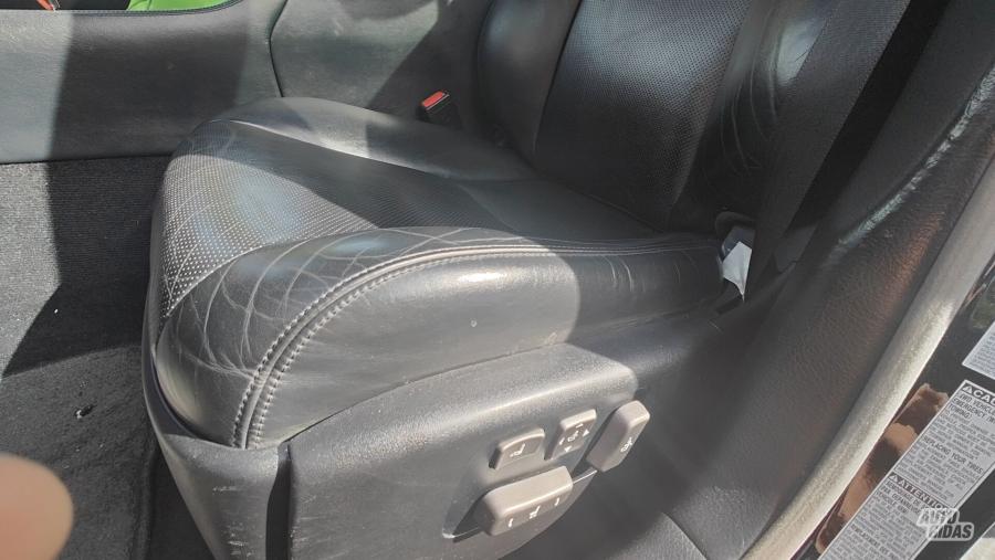 Black Lexus LS 600h 2012 in Siauliai, with an engine capacity of 5.00 L and mileage of 86 thousand km for 14999 €, photo 10 on AUTOMOTO.COM.LV