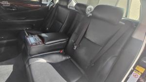 Black Lexus LS 600h 2012 in Siauliai, with an engine capacity of 5.00 L and mileage of 86 thousand km for 14999 €, photo 11 on AUTOMOTO.COM.LV