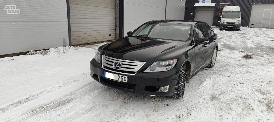 Black Lexus LS 600h 2012 in Siauliai, with an engine capacity of 5.00 L and mileage of 86 thousand km for 14999 €, photo 15 on AUTOMOTO.COM.LV