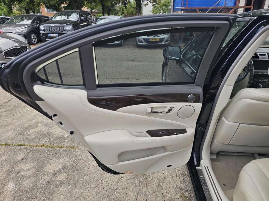 Zils Lexus LS 600h 2008 Tauragė, ar dzinēja tilpumu 4.97 L un nobraukumu 270 tūkst. km par 8800 €, foto 9 vietnē AUTOMOTO.COM.LV