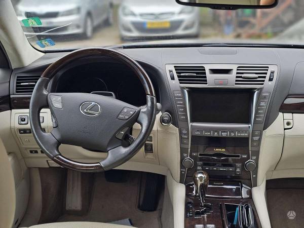 Zils Lexus LS 600h 2008 Tauragė, ar dzinēja tilpumu 4.97 L un nobraukumu 270 tūkst. km par 8800 €, foto 10 vietnē AUTOMOTO.COM.LV