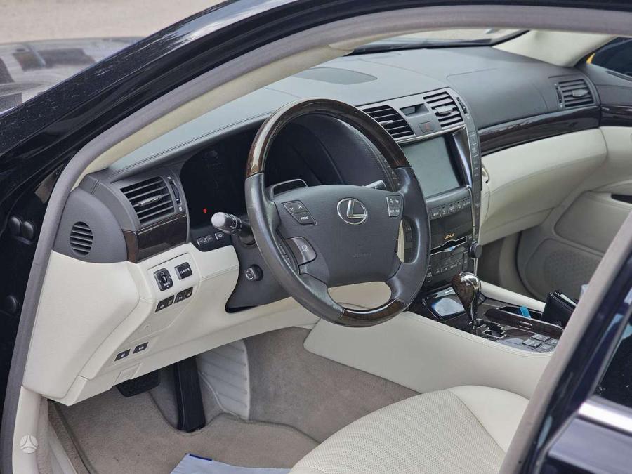 Zils Lexus LS 600h 2008 Tauragė, ar dzinēja tilpumu 4.97 L un nobraukumu 270 tūkst. km par 8800 €, foto 18 vietnē AUTOMOTO.COM.LV