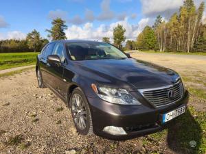 Pelēks Lexus LS 600h 2009 Rīga, ar dzinēja tilpumu 5.00 L un nobraukumu 299 tūkst. km par 12584 €, foto 9 vietnē AUTOMOTO.COM.LV