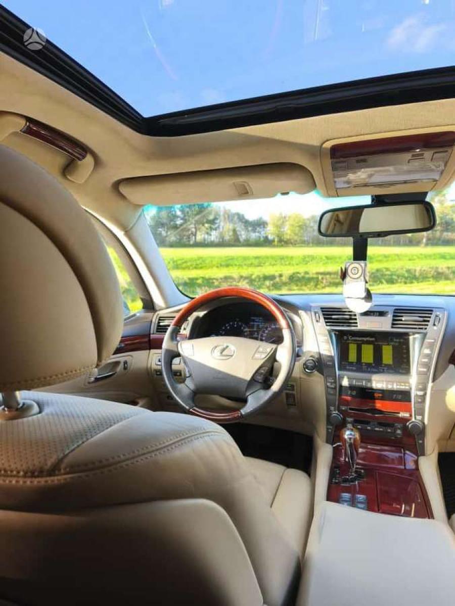 Pelēks Lexus LS 600h 2009 Rīga, ar dzinēja tilpumu 5.00 L un nobraukumu 299 tūkst. km par 12584 €, foto 11 vietnē AUTOMOTO.COM.LV