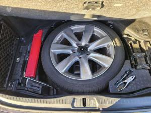 Pelēks Lexus LS 600h 2009 Rīga, ar dzinēja tilpumu 5.00 L un nobraukumu 299 tūkst. km par 12584 €, foto 15 vietnē AUTOMOTO.COM.LV