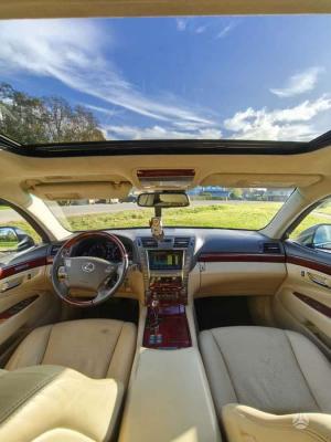 Pelēks Lexus LS 600h 2009 Rīga, ar dzinēja tilpumu 5.00 L un nobraukumu 299 tūkst. km par 12584 €, foto 16 vietnē AUTOMOTO.COM.LV