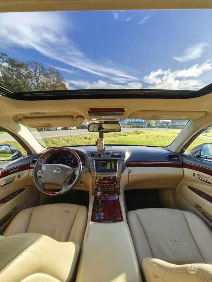 Pelēks Lexus LS 600h 2009 Rīga, ar dzinēja tilpumu 5.00 L un nobraukumu 299 tūkst. km par 12584 €, foto 16 vietnē AUTOMOTO.COM.LV
