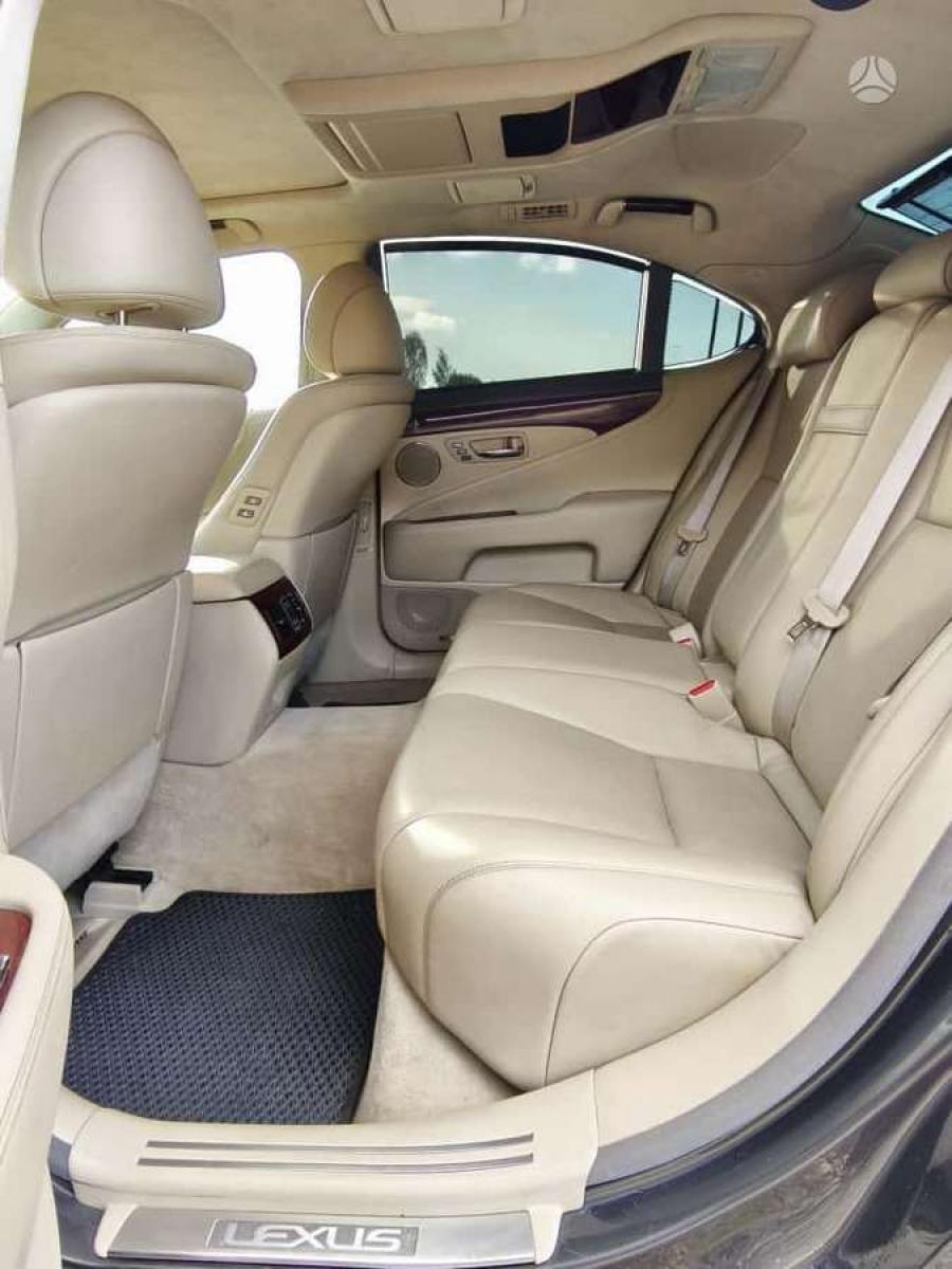 Pelēks Lexus LS 600h 2009 Rīga, ar dzinēja tilpumu 5.00 L un nobraukumu 299 tūkst. km par 12584 €, foto 21 vietnē AUTOMOTO.COM.LV