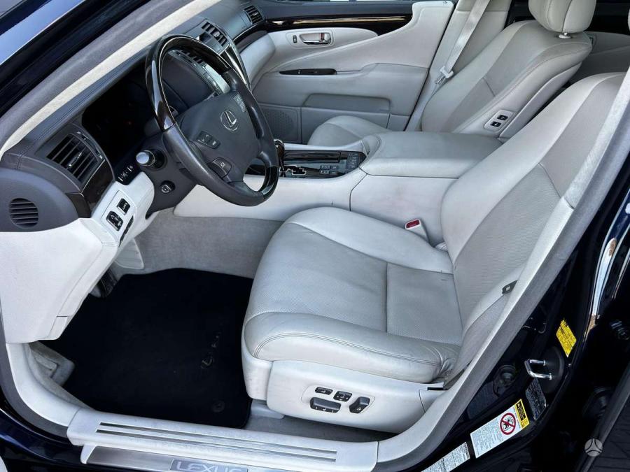 Lexus LS 600h 2008 in Vilnius, with an engine capacity of 4.97 L and mileage of 220 thousand km for 16777 €, photo 10 on AUTOMOTO.COM.LV