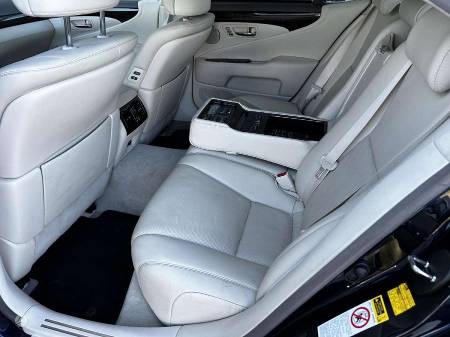 Lexus LS 600h 2008 in Vilnius, with an engine capacity of 4.97 L and mileage of 220 thousand km for 16777 €, photo 11 on AUTOMOTO.COM.LV