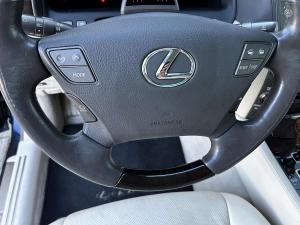 Lexus LS 600h 2008 in Vilnius, with an engine capacity of 4.97 L and mileage of 220 thousand km for 16777 €, photo 23 on AUTOMOTO.COM.LV