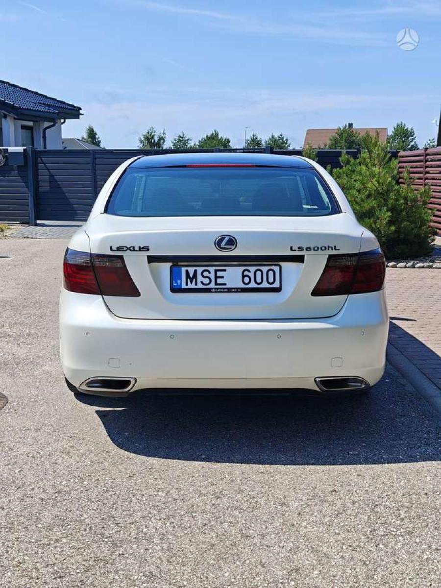 White Lexus LS 600h 2008 in Klaipeda, with an engine capacity of 4.97 L and mileage of 276 thousand km for 7000 €, photo 6 on AUTOMOTO.COM.LV