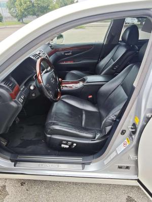 White Lexus LS 600h 2008 in Klaipeda, with an engine capacity of 4.97 L and mileage of 276 thousand km for 7000 €, photo 13 on AUTOMOTO.COM.LV