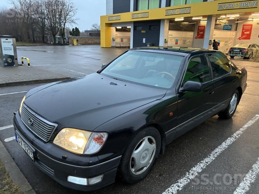 Melns Lexus LS 1998 Rīga, ar dzinēja tilpumu 4.00 L un nobraukumu 457 tūkst. km par 3500 €, foto 1 vietnē AUTOMOTO.COM.LV