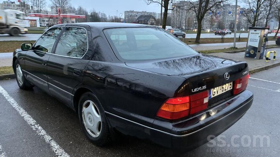 Melns Lexus LS 1998 Rīga, ar dzinēja tilpumu 4.00 L un nobraukumu 457 tūkst. km par 3500 €, foto 4 vietnē AUTOMOTO.COM.LV