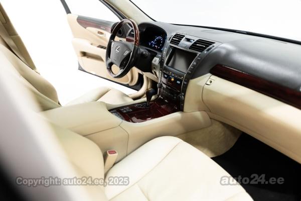 Black Lexus LS 2007 in Tallinn, with an engine capacity of 4.60 L and mileage of 278 thousand km for 7999 €, photo 11 on AUTOMOTO.COM.LV