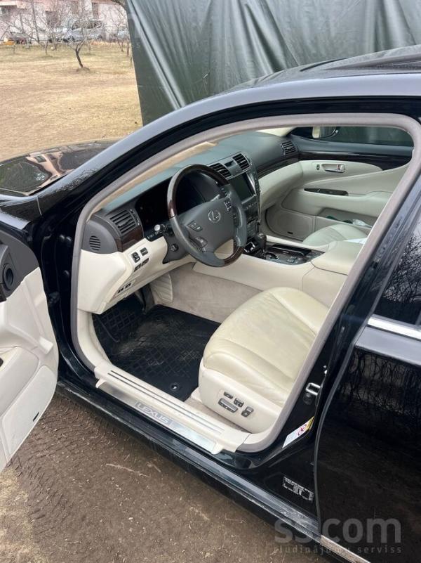 Black Lexus LS 2007 in Riga, with an engine capacity of 4.60 L and mileage of 265 thousand km for 10800 €, photo 3 on AUTOMOTO.COM.LV