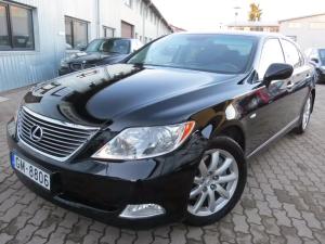 Melns Lexus LS 2007 Rīga, ar dzinēja tilpumu 4.60 L un nobraukumu 90 tūkst. km par 5690 €, foto  vietnē AUTOMOTO.COM.LV