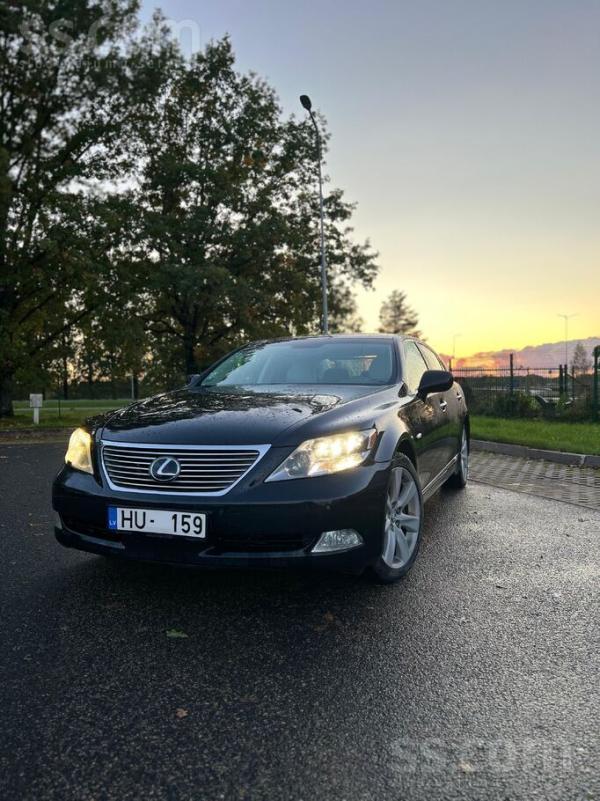 Black Lexus LS 2008 in Valmiera, with an engine capacity of 5.00 L and mileage of 361 thousand km for 10500 €, photo 2 on AUTOMOTO.COM.LV