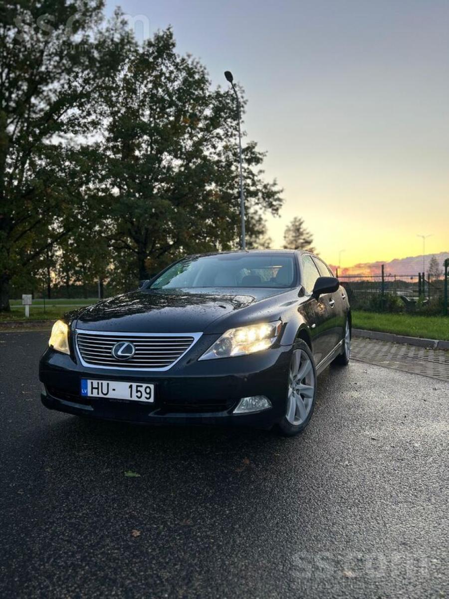 Black Lexus LS 2008 in Valmiera, with an engine capacity of 5.00 L and mileage of 361 thousand km for 10500 €, photo 3 on AUTOMOTO.COM.LV