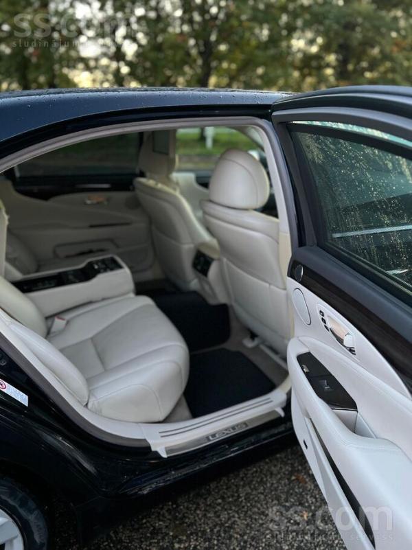 Black Lexus LS 2008 in Valmiera, with an engine capacity of 5.00 L and mileage of 361 thousand km for 10500 €, photo 6 on AUTOMOTO.COM.LV