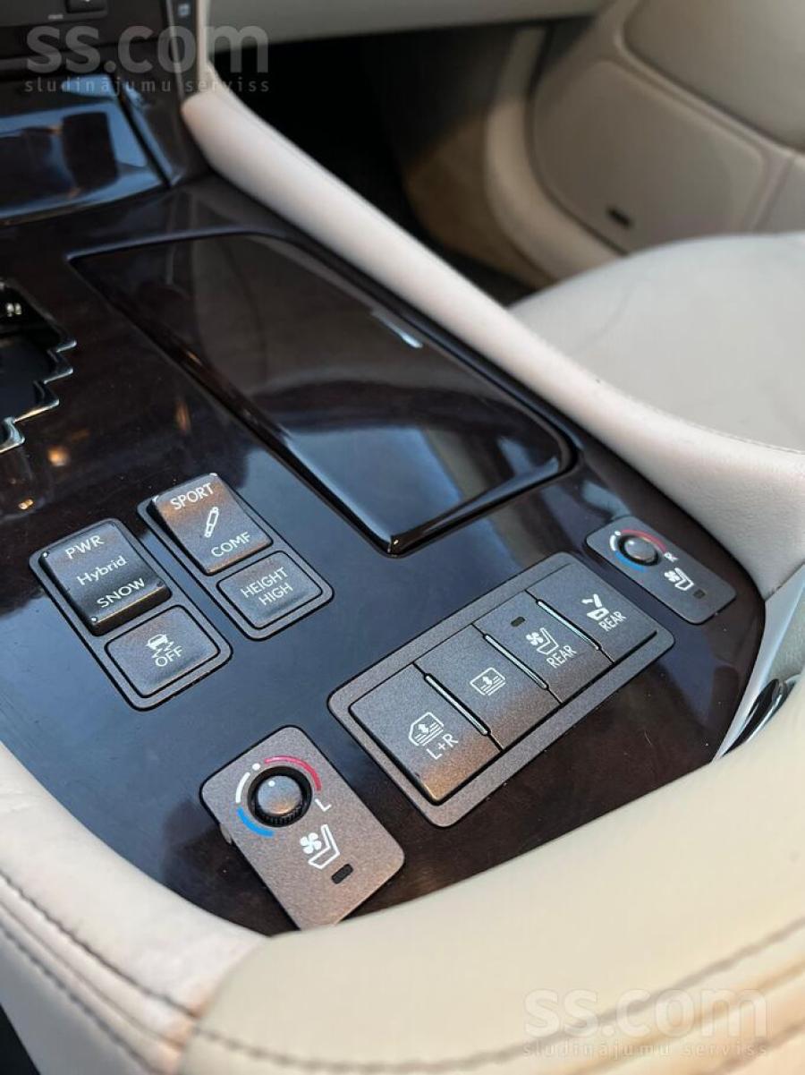 Black Lexus LS 2008 in Valmiera, with an engine capacity of 5.00 L and mileage of 361 thousand km for 10500 €, photo 9 on AUTOMOTO.COM.LV