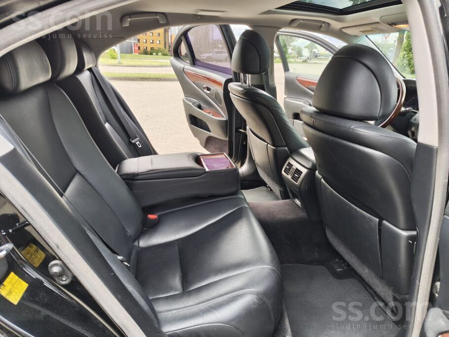 Black Lexus LS 2008 in Riga, with an engine capacity of 4.60 L and mileage of 0 thousand km for 8000 €, photo 13 on AUTOMOTO.COM.LV