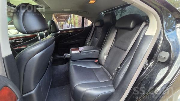 Lexus LS 2008 in Riga on AUTOMOTO.COM.LV Black Lexus LS 2008 in Riga, with an engine capacity of 4.60 L and mileage of 156 thousand km for 10990 €, photo 11 on AUTOMOTO.COM.LV