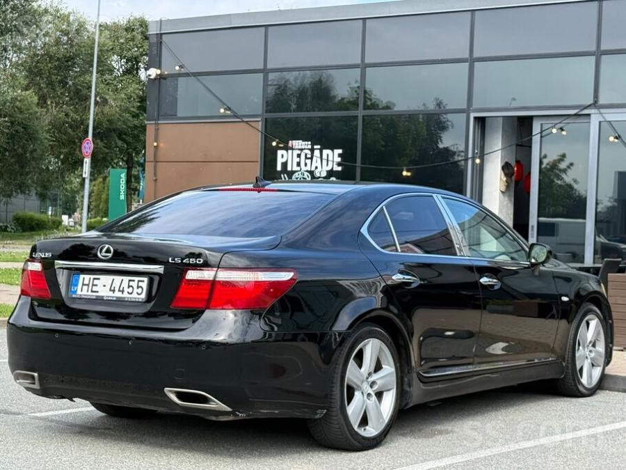 Melns Lexus LS 2008 Rīga, ar dzinēja tilpumu 4.60 L un nobraukumu 155 tūkst. km par 7000 €, foto 3 vietnē AUTOMOTO.COM.LV