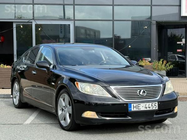 Melns Lexus LS 2008 Rīga, ar dzinēja tilpumu 4.60 L un nobraukumu 155 tūkst. km par 7000 €, foto 5 vietnē AUTOMOTO.COM.LV