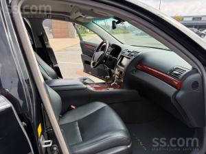 Melns Lexus LS 2008 Rīga, ar dzinēja tilpumu 4.60 L un nobraukumu 155 tūkst. km par 7000 €, foto 9 vietnē AUTOMOTO.COM.LV