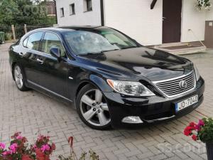 Melns Lexus LS 2011 Rīga, ar dzinēja tilpumu 4.60 L un nobraukumu 206 tūkst. km par 13500 €, foto  vietnē AUTOMOTO.COM.LV