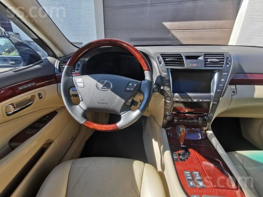 Melns Lexus LS 2011 Rīga, ar dzinēja tilpumu 4.60 L un nobraukumu 206 tūkst. km par 13500 €, foto 7 vietnē AUTOMOTO.COM.LV