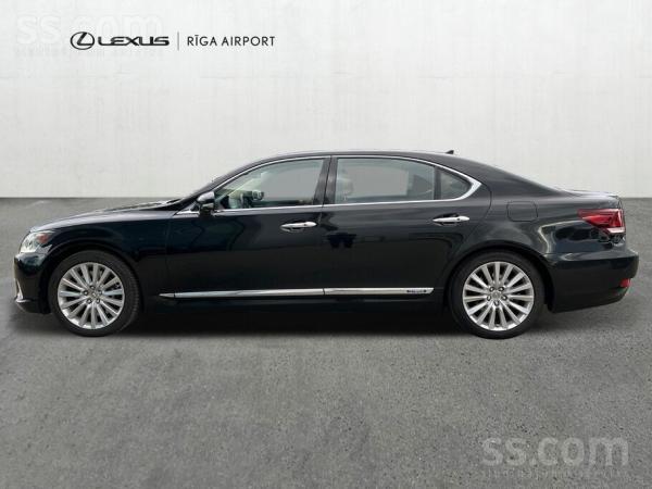 Black Lexus LS 2013 in Riga, with an engine capacity of 5.00 L and mileage of 191 thousand km for 23000 €, photo 3 on AUTOMOTO.COM.LV