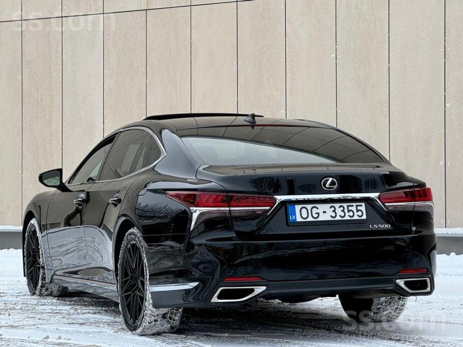 Black Lexus LS 2018 in Riga, with an engine capacity of 3.50 L and mileage of 92 thousand km for 35000 €, photo 3 on AUTOMOTO.COM.LV