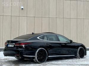 Black Lexus LS 2018 in Riga, with an engine capacity of 3.50 L and mileage of 92 thousand km for 35000 €, photo 8 on AUTOMOTO.COM.LV
