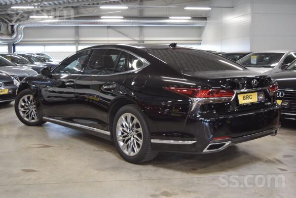 Melns Lexus LS 2018 Rīga, ar dzinēja tilpumu 3.50 L un nobraukumu 94 tūkst. km par 33900 €, foto 2 vietnē AUTOMOTO.COM.LV