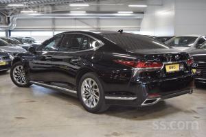Melns Lexus LS 2018 Rīga, ar dzinēja tilpumu 3.50 L un nobraukumu 94 tūkst. km par 33900 €, foto 3 vietnē AUTOMOTO.COM.LV