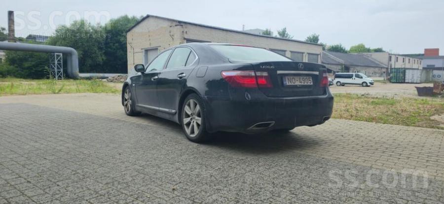 Zils Lexus LS 2007 Rīga, ar dzinēja tilpumu 5.00 L un nobraukumu 259 tūkst. km par 5800 €, foto 4 vietnē AUTOMOTO.COM.LV
