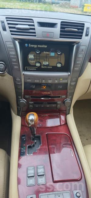Zils Lexus LS 2007 Rīga, ar dzinēja tilpumu 5.00 L un nobraukumu 259 tūkst. km par 5800 €, foto 12 vietnē AUTOMOTO.COM.LV