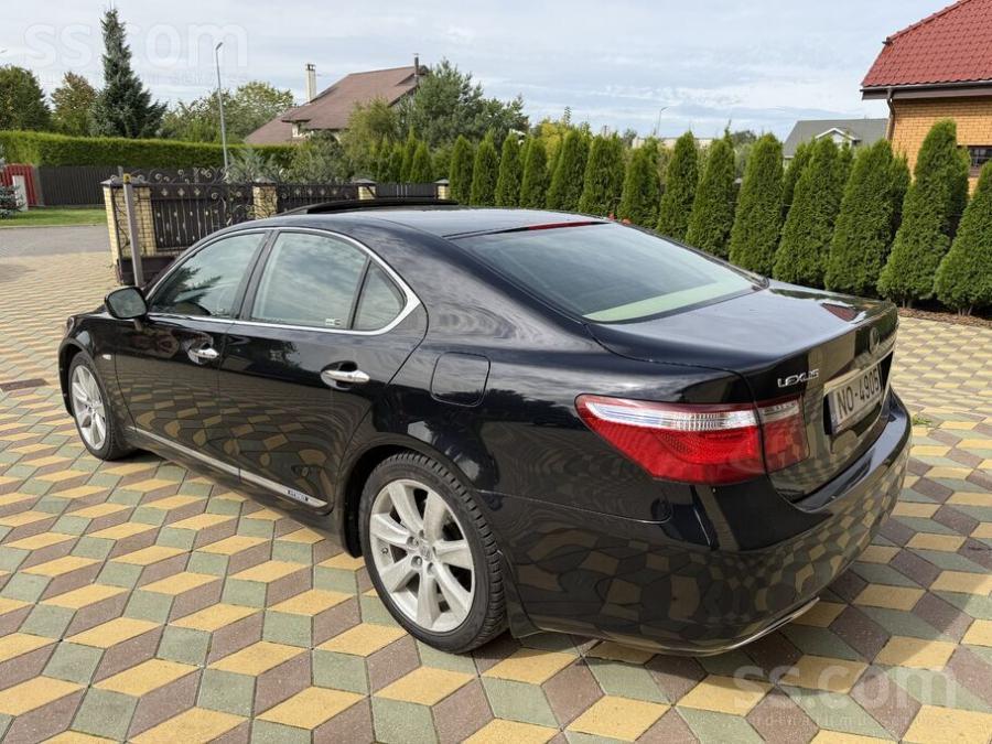 Zils Lexus LS 2007 Rīga, ar dzinēja tilpumu 5.00 L un nobraukumu 258 tūkst. km par 11000 €, foto 5 vietnē AUTOMOTO.COM.LV
