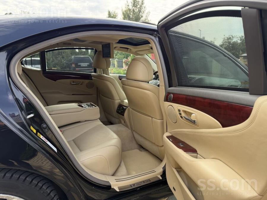 Zils Lexus LS 2007 Rīga, ar dzinēja tilpumu 5.00 L un nobraukumu 258 tūkst. km par 11000 €, foto 7 vietnē AUTOMOTO.COM.LV